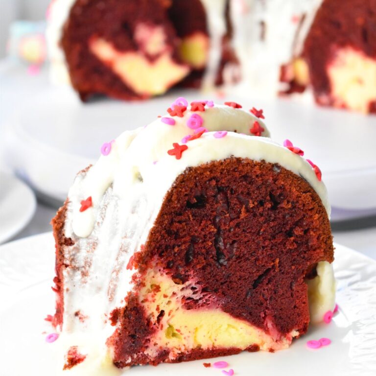Cream cheese filled red velvet bundt cake - Full Kitchen Recipes