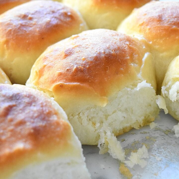 1 Hour Soft & Fluffy Dinner Rolls - Full Kitchen Recipes