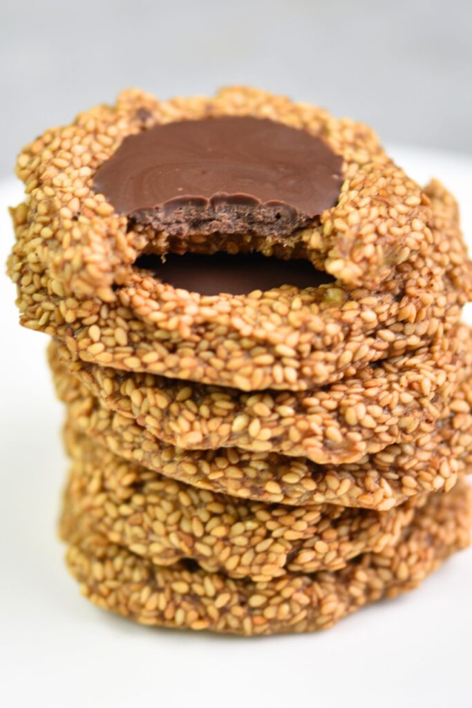 4 Ingredients Sesame chocolate cookies (no sugar no flour) - Full ...
